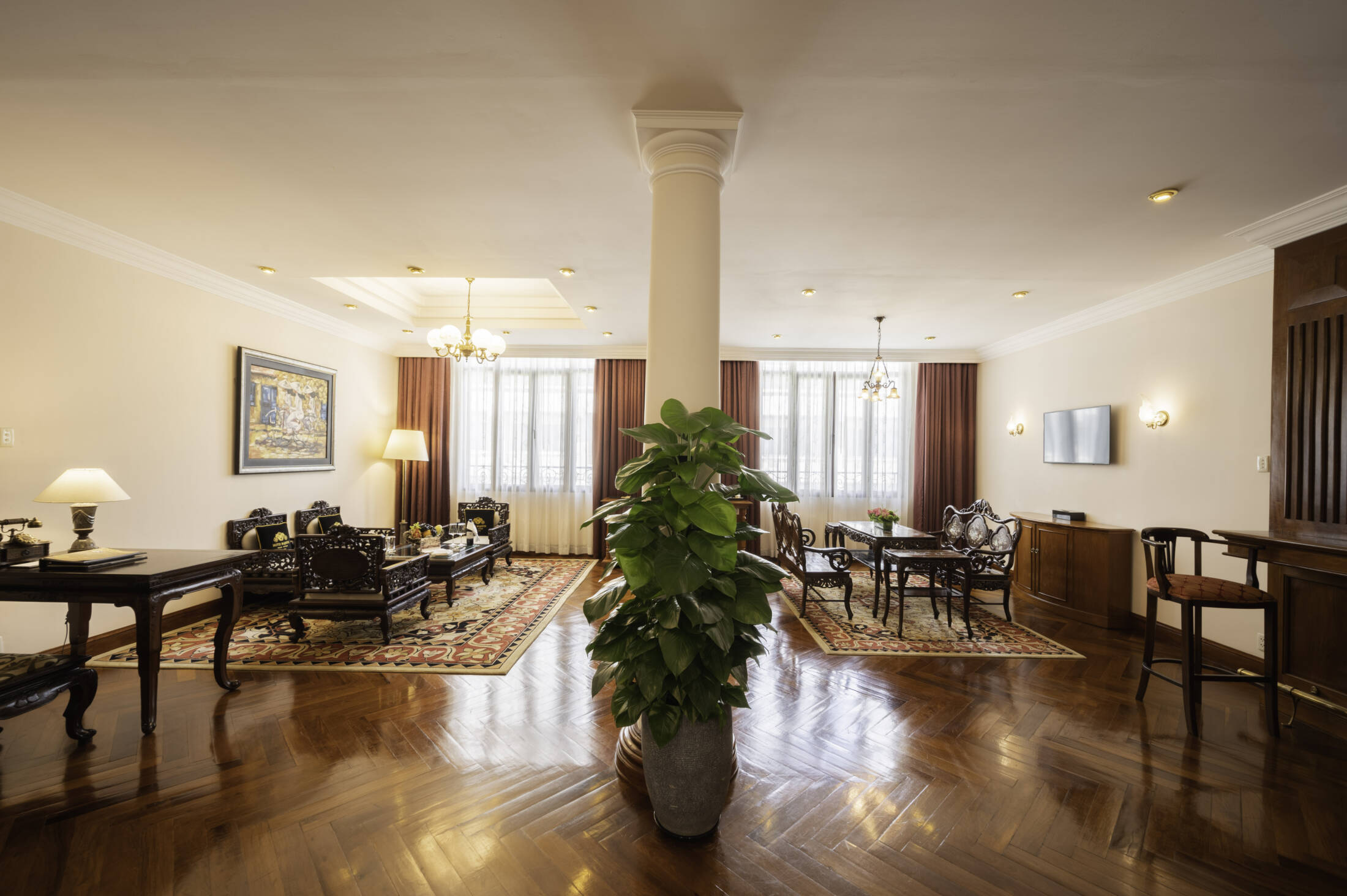 CENTURY PRESIDENTIAL SUITE
